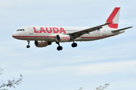 Airbus A320 Lauda Air Aircraft Fiumicino Editorial Stock Photo - Stock ...
