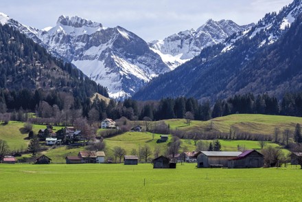 20,000 Alpen Stock Pictures, Editorial Images and Stock Photos ...