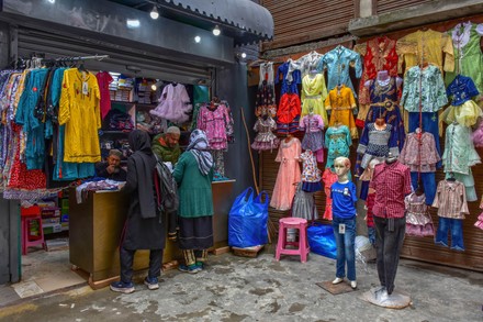 Kashmiri Muslim Woman Shop Ahead Muslim Editorial Stock Photo - Stock ...