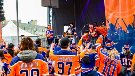 Edmonton Oilers Mascott Edmonton Oilers Tailgate Editorial Stock Photo ...