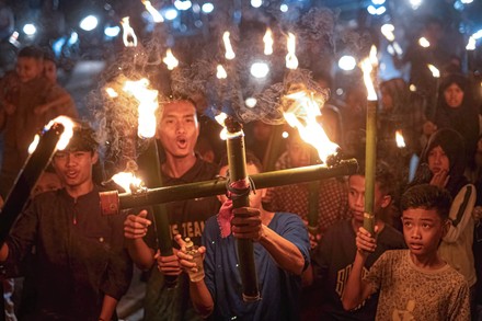 500 Torch parade Stock Pictures, Editorial Images and Stock Photos ...