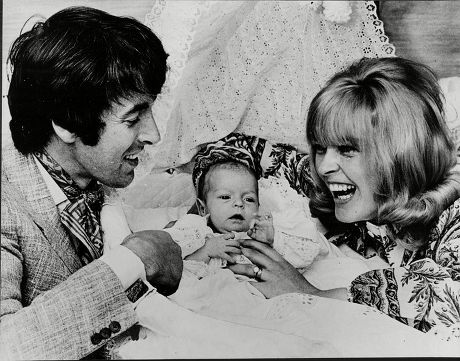 Declan Cluskey Pop Group Bachelors Baby Redaktionelles Stockfoto ...