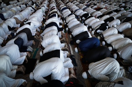 Panamaniam Muslim Believers During Eid Alfitr Editorial Stock Photo ...