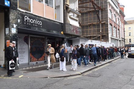 Huge Queue On National Record Store Editorial Stock Photo - Stock Image ...