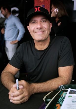 Canadian Author Robin Sharma Poses Photos Editorial Stock Photo - Stock ...