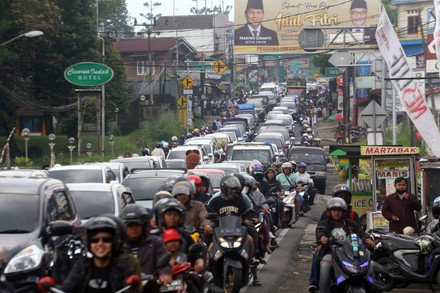 Traffic Jams On Jalan Raya Puncak Editorial Stock Photo - Stock Image ...