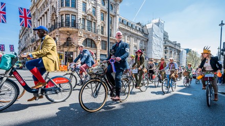 Tweed Run London Bike Ride Returns Editorial Stock Photo - Stock Image ...