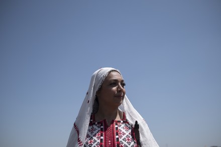 Young Iranian Sportswoman Nomadic Traditional Dresses Editorial Stock ...