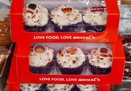 6 King charles coronation celebration cakes Stock Pictures, Editorial ...