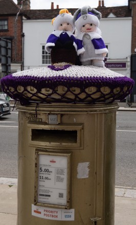 46 Coronation crown post box topper Stock Pictures, Editorial Images ...