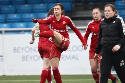 Hannah Innes 16 Aberdeen Women Warming Editorial Stock Photo - Stock ...
