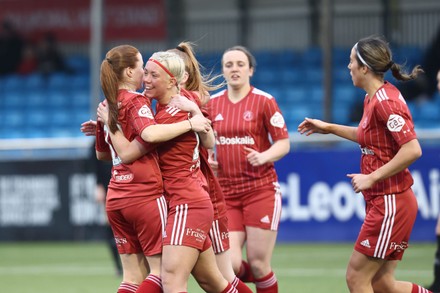 Hannah Innes 16 Aberdeen Women Warming Editorial Stock Photo - Stock ...