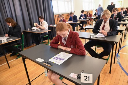 Secondary School Students Prepare Final Graduation Editorial Stock ...
