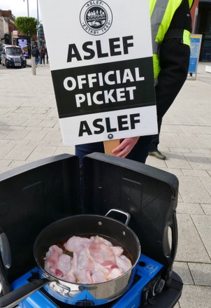 Official Aslef Picket Line Picketers Outside Editorial Stock Photo ...