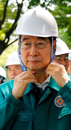 Han Ducksoo South Korean Prime Minister Editorial Stock Photo - Stock ...