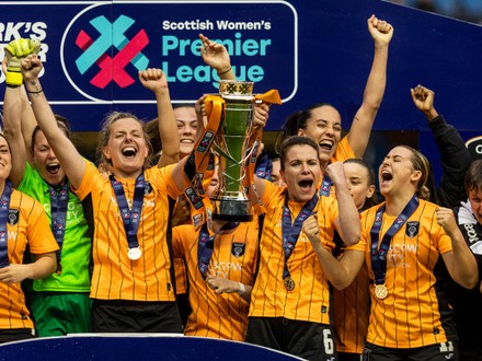 10,000 imágenes de Rangers women - Imágenes de stock, imágenes ...