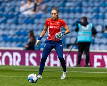 10,000 imágenes de Rangers women - Imágenes de stock, imágenes ...