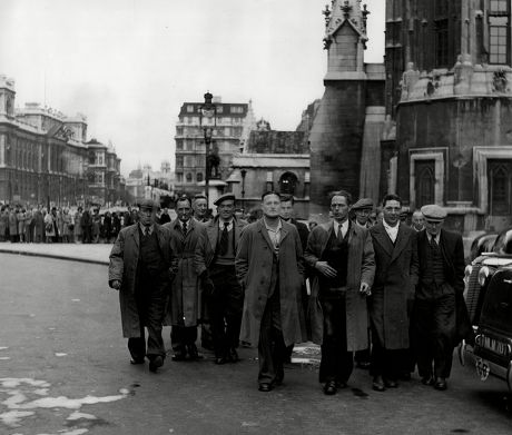 56 London dock strike Stock Pictures, Editorial Images and Stock Photos ...