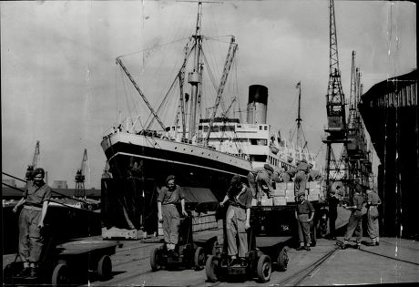 56 London dock strike Stock Pictures, Editorial Images and Stock Photos ...