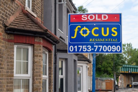 Sold Sign Outside House Chalvey Slough Editorial Stock Photo - Stock ...