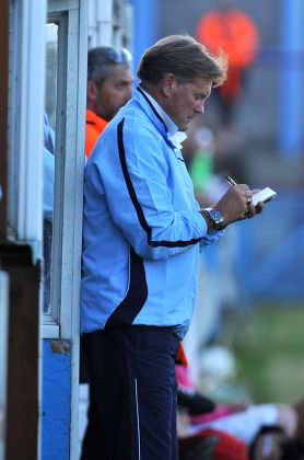 __COUNT__ imágenes de Glenn Hoddle Football Academy, Bisham Abbey ...