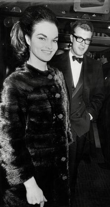 Marquis Tavistock His Wife Nee Henrietta: redaktionellt stockfoto ...