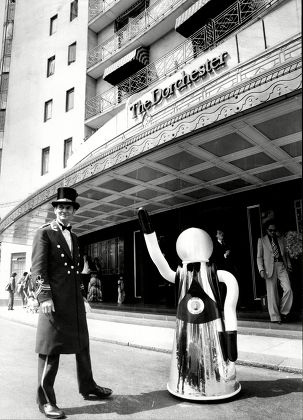 Robots Quasar Domestic Robot Dorchester Hotel Editorial Stock Photo ...