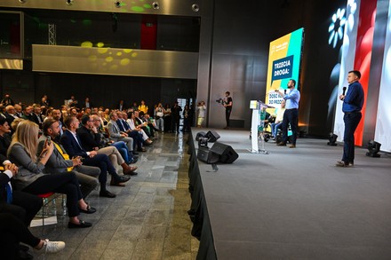 50 Third way elections convention Stock Pictures, Editorial Images and ...