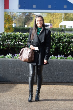 Racegoers Arriving Ascot Racecourse On Sunny Editorial Stock Photo ...