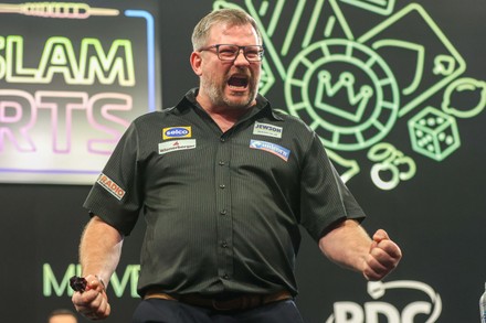 Darts Commentator Wayne Mardle Darts Commentator Editorial Stock Photo ...