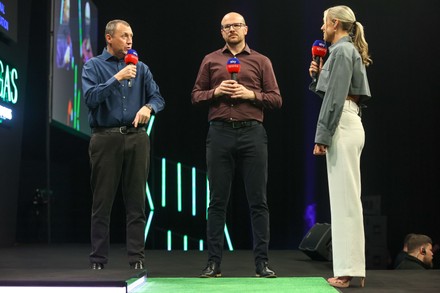 Darts Commentator Wayne Mardle Darts Commentator Editorial Stock Photo ...