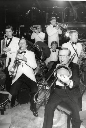 New Squadronaires Bandleader Harry Bence Front Editorial Stock Photo ...