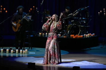 leann rimes concert knight hall miami Stock Photos (Exclusive ...