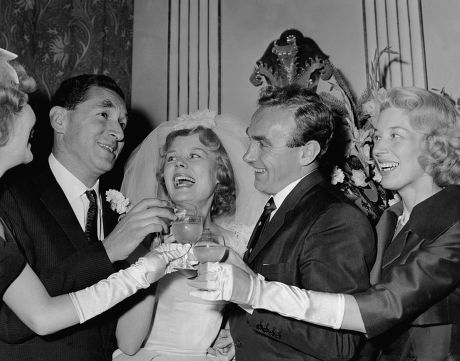 Teddie Beverley Beverley Sisters Marries London - Foto de stock de ...