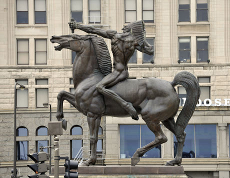 6 Native american indian horse riders Stock Pictures, Editorial Images ...