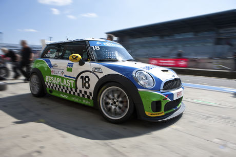 Race Mini Coopers Mini Challenge Oldtimer Editorial Stock Photo - Stock ...