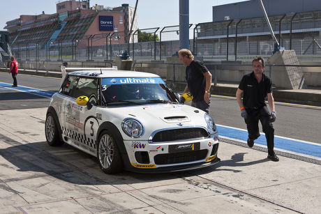 Race Mini Coopers Mini Challenge Oldtimer Editorial Stock Photo - Stock ...