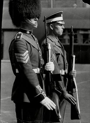 5,000 1950s soldiers Stock Pictures, Editorial Images and Stock Photos ...