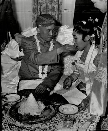 Nordon Gadjar Left His Bride Indrawali Editorial Stock Photo - Stock ...