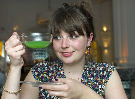 Miranda Bryant Tries Alcoholic Tea Peppermint Editorial Stock Photo ...