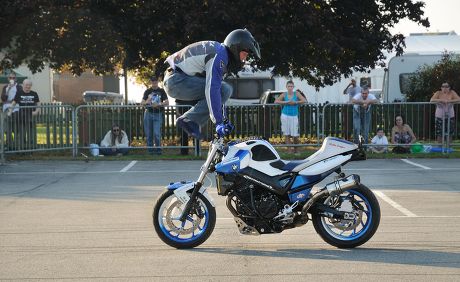 250 Trick riding Stock Pictures, Editorial Images and Stock Photos ...