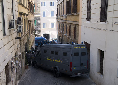__COUNT__ Occupy Wall Street Protests, Rome, Italy - 15 Oct 2011 Stock ...