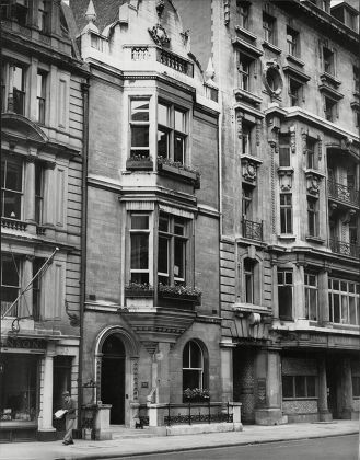 Marlborough Club 52 Pall Mall London Editorial Stock Photo - Stock ...