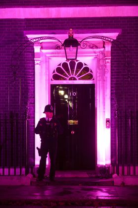 Police Officer Outside Front Door No10 Editorial Stock Photo - Stock ...