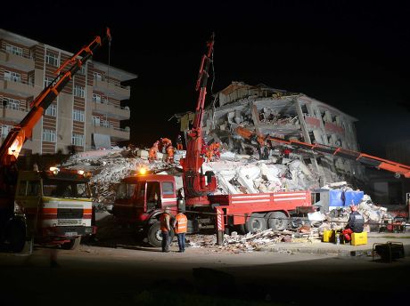 __COUNT__ Earthquake in Van, Turkey - 25 Oct 2011 Stock Pictures ...