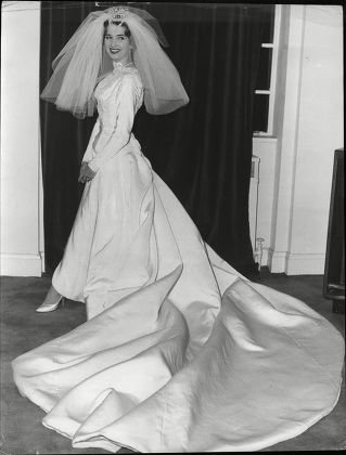 Millicent Martin Singeractress Her Wedding Dress Editorial Stock Photo ...