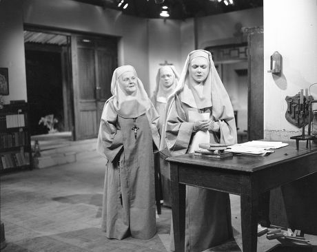 Aithna Glover Elizabeth Begley Anna Neagle Editorial Stock Photo ...