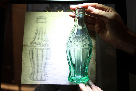 1915 Contour Prototype Cocacola Bottle Editorial Stock Photo - Stock ...