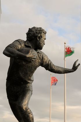 Statue Welsh Rugby Hero Broadcaster Ray Editorial Stock Photo - Stock ...