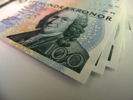 Swedish 100 Krona Banknote Featuring Carl Editorial Stock Photo - Stock ...